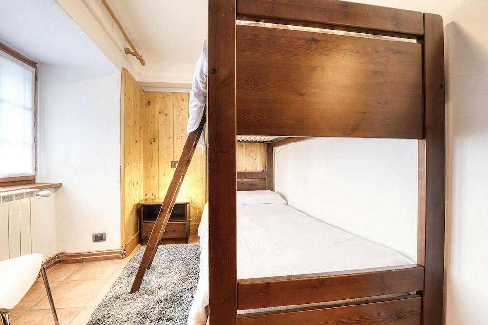 Cosy Apartment For 6 Guests With Tv, Balcony, Pets Allowed, Panoramic View And Parking - Macugnaga