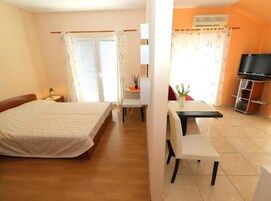 4 quartos, berços/camas para crianças, Wi-fi grátis