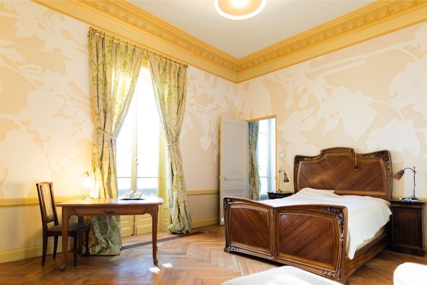 Chambre D'hote Dans Une Villa 1900, Une Immersion Dans La Culture Française. 3 - Rhône