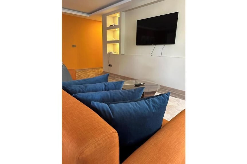 105- Comfortable And Stylish - Ankara