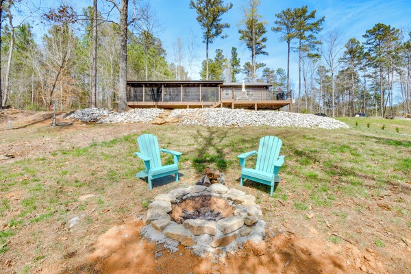 Waterfront Seneca Cabin ~ 4 Mi To Boat Launch! - Walhalla, SC