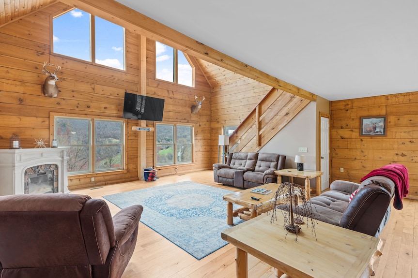 Amazing Views! Hiking/shenandoah Parkaccess/62 Private Acres-4 Bedroom Suites - Shenandoah, VA