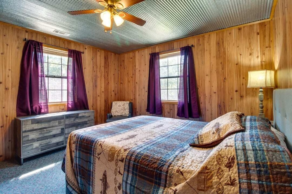 Cabin in Jordan, AR 2 bed 1 bath Cabin - Baxter County | Vrbo