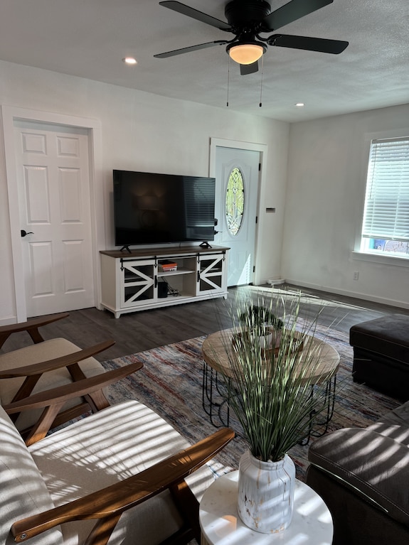 Newly Renovated Home Walkable To Downtown/restaurants/park - Ukiah, CA