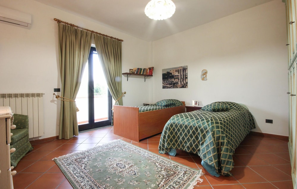Fantastica Casa Con 2 Camere Da Letto A Pozzuoli - Pozzuoli