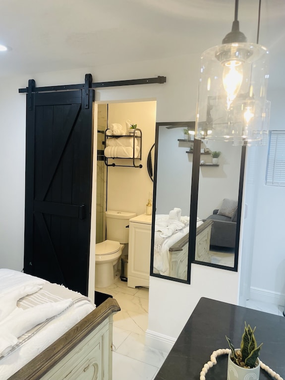 Peaceful Getaway Studio - Temple Terrace, FL