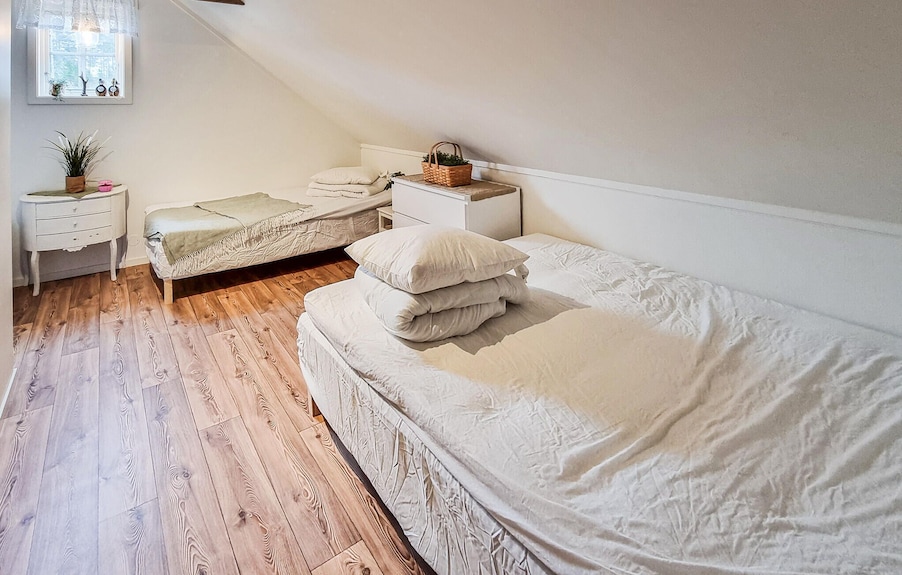 Awesome Apartment In Ljungskile - Ljungskile