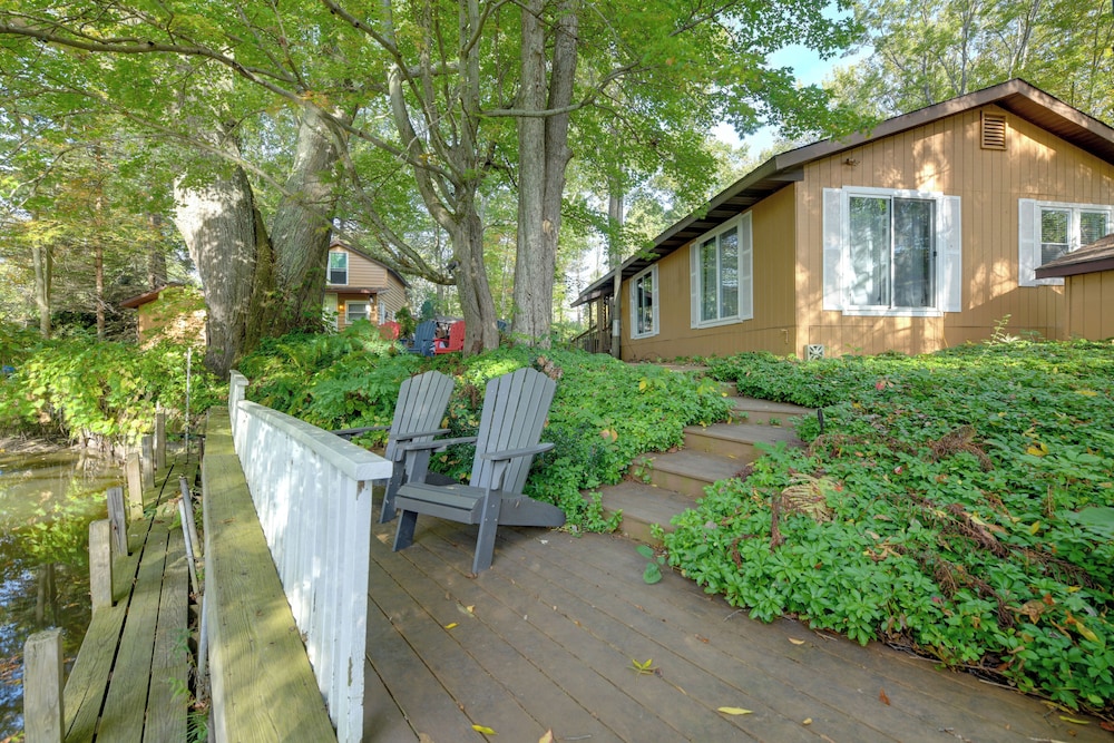 Waterfront Cottage - Dock & Chautauqua Lake Access - Chautauqua, NY