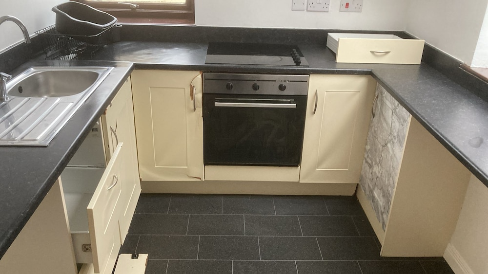 Light And Airy Apartment, Ideal For Business Traveller - Plymouth