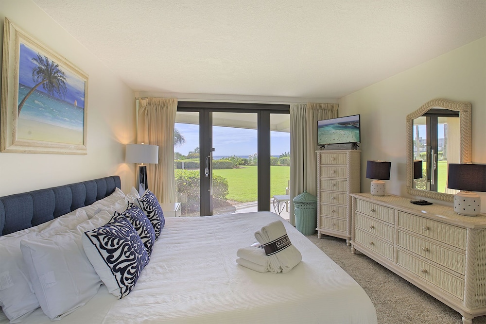 Edgewater 205 - Beachfront! Ground Level! Community Pool! Fitness ...