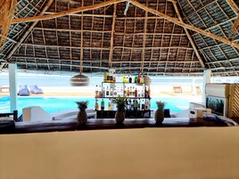 Bar à beira da piscina