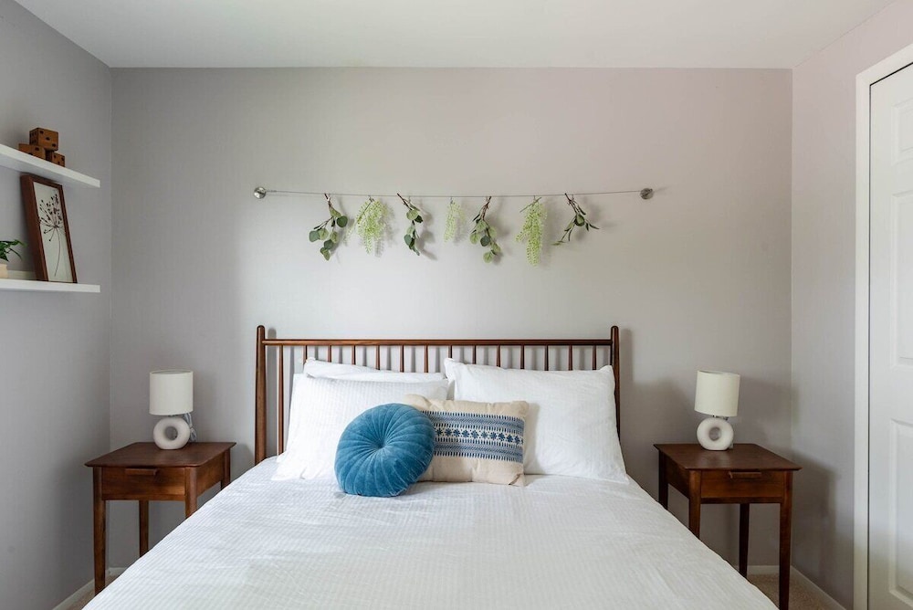 Gorgeous Comfy Downtown Clawson Home - Clawson | Vrbo