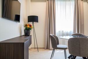 Quarto Familiar | Sala de estar | Televisor LED 