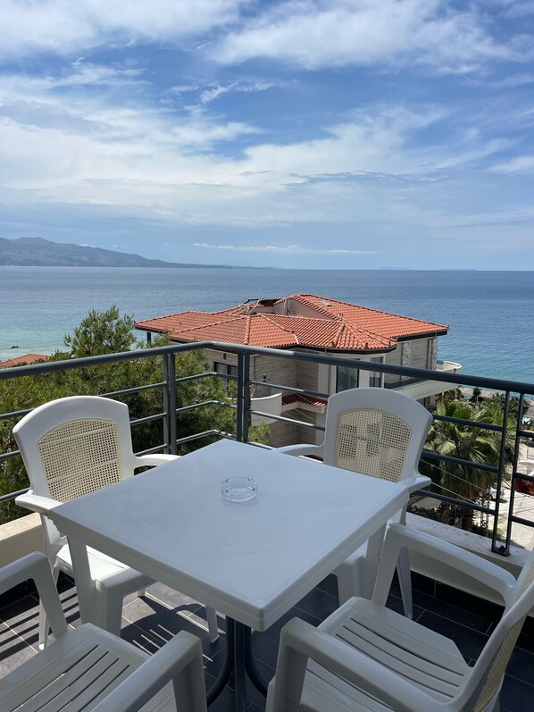 Apartamento Comfort, 2 quartos, cozinha, vista para o mar | Vista da varanda