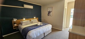 Superior King Room | Individualmente decorados, individualmente mobiliados, escrivaninha