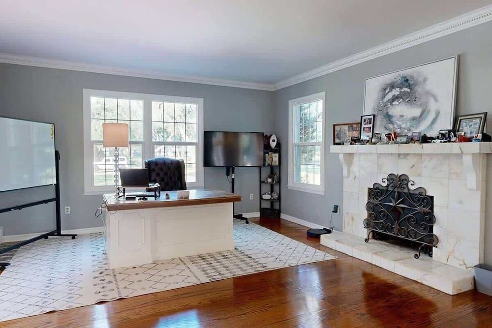 Executive 5 Bedroom Pool Home, Dade City! - San Antonio, FL