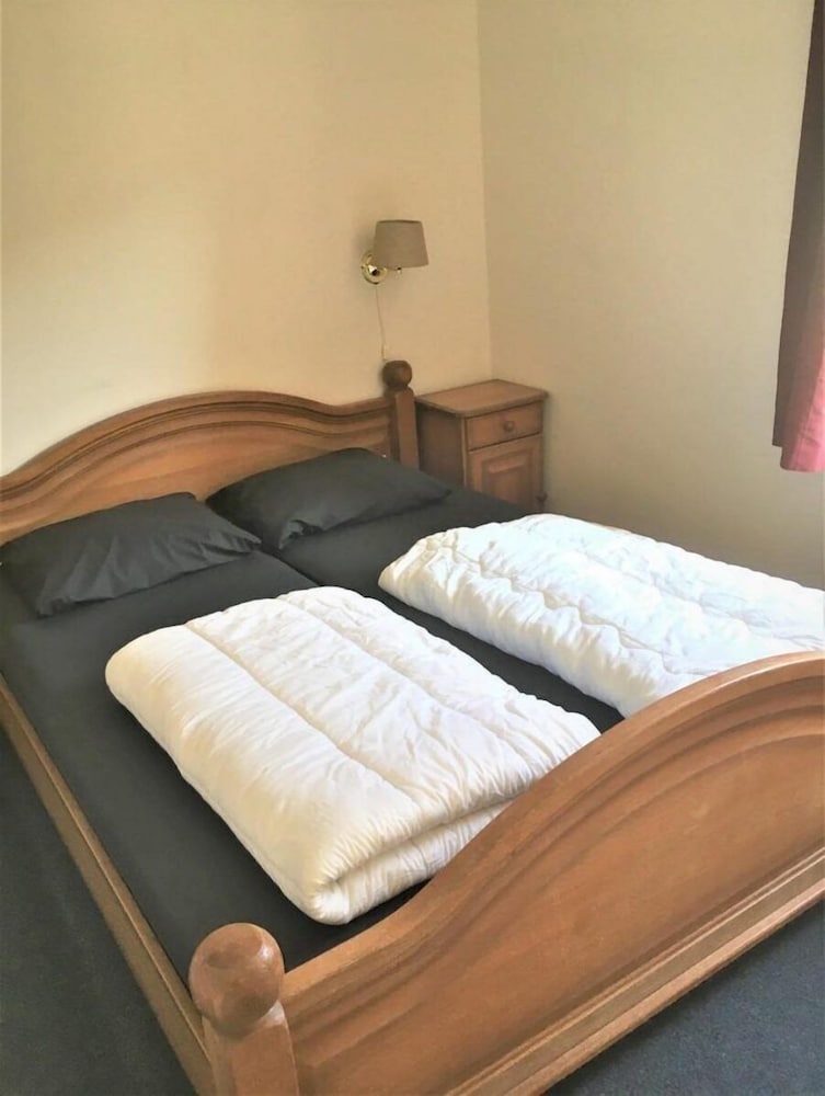 Type Zeemeeuw Gelegen Op Vakantiepark Schoneveld Is Een Stoere Vakantiewoning Met Veel Comfort (87m2). Rondom Het Huis Ligt Een Zeer Ruime Volledig Afgesloten Tuin. - Cadzand