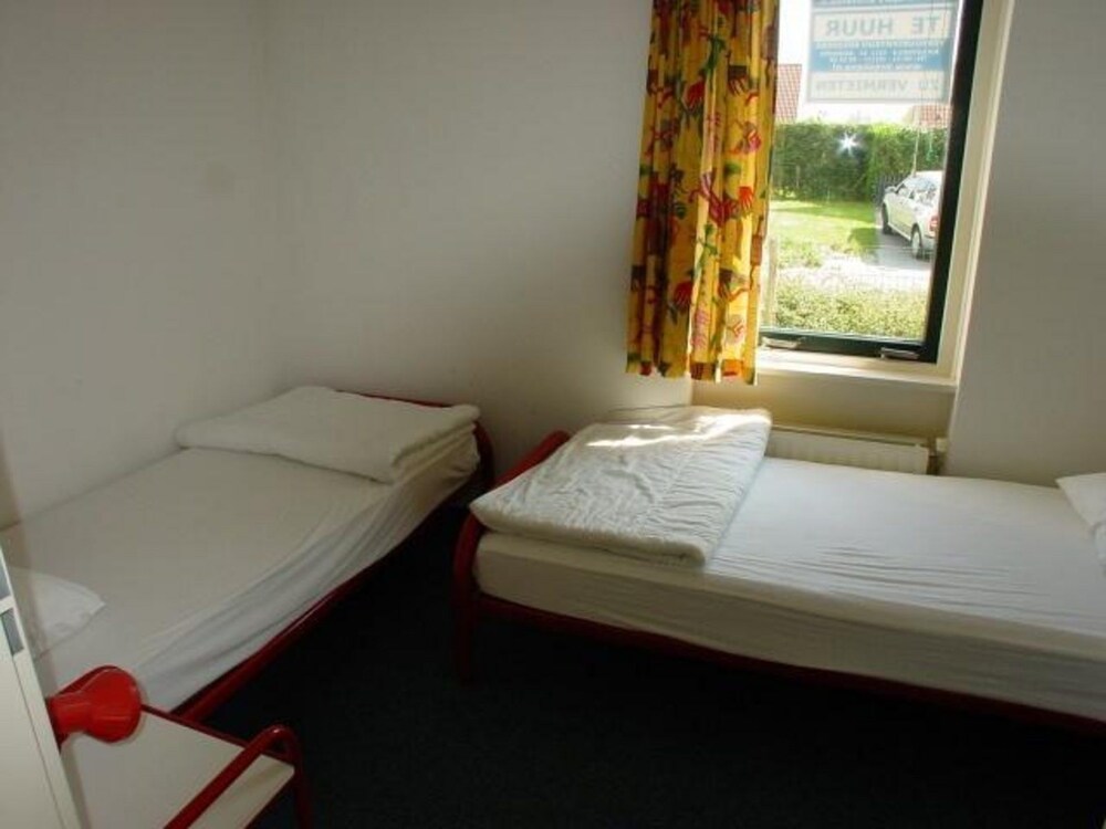 For A Detached House With Privacy If You Choose Type Stern Located At The Schoneveld Holiday Park . The House Has A Nice Garden And A Driveway For Your Car. - Zeeland