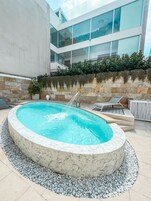 Piscina exterior sazonal, espreguiçadeiras 