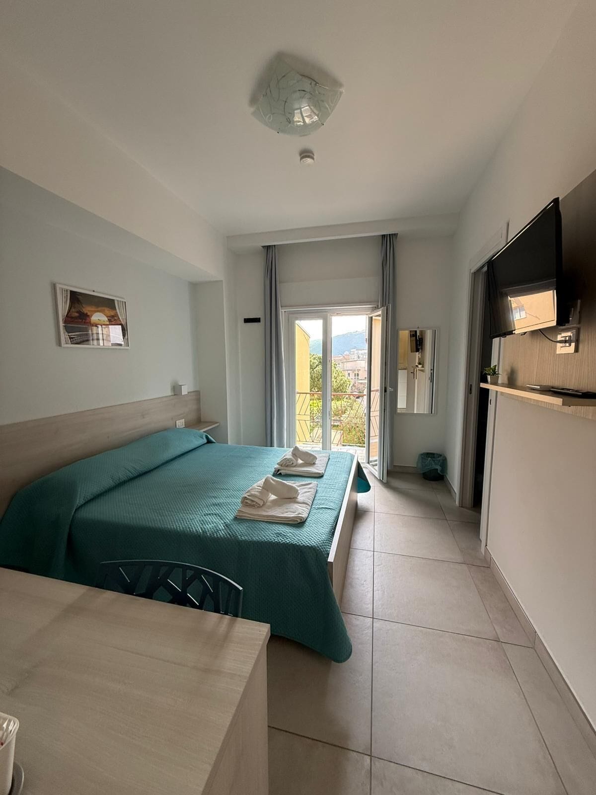 Quarto Royal, vista para o mar | Minibar, cofre no quarto, secretária 