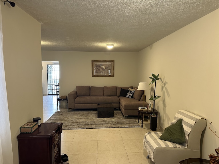 Beautiful Entire Home Near Plaza Patio Mall - Saltillo