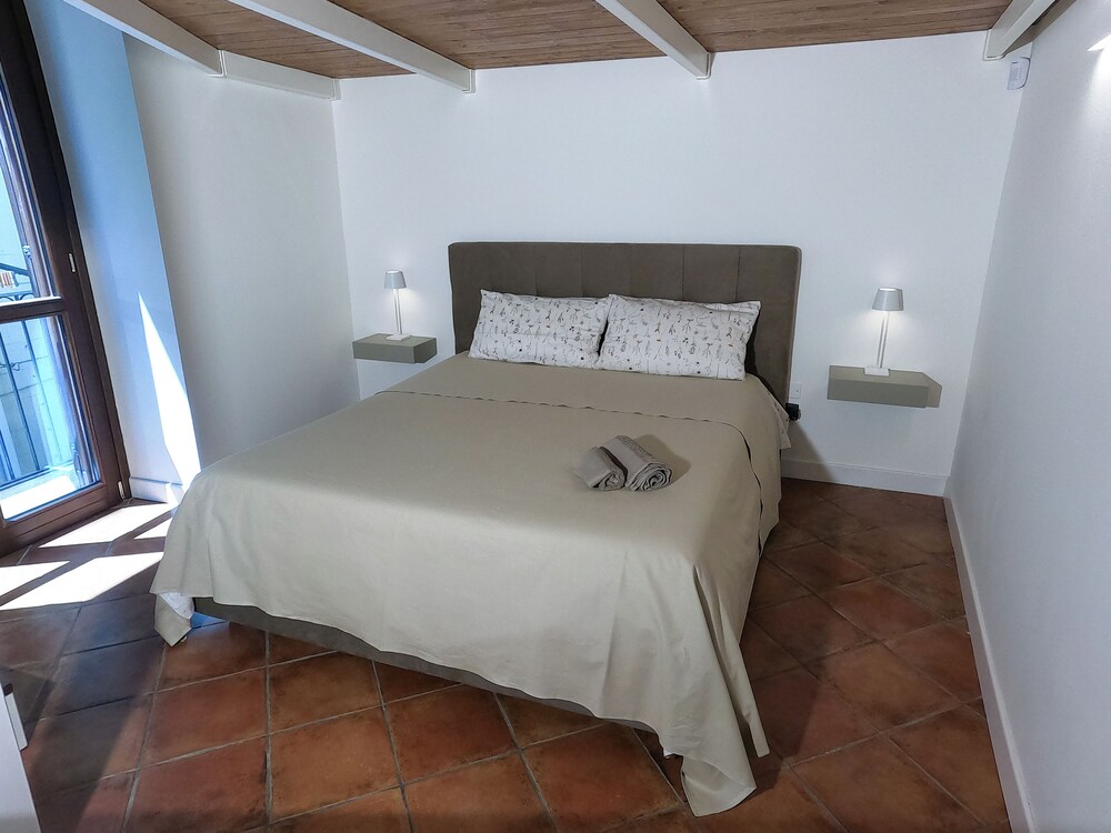 Cathedral view luxury apartment with frescoed ceiling located in the ...