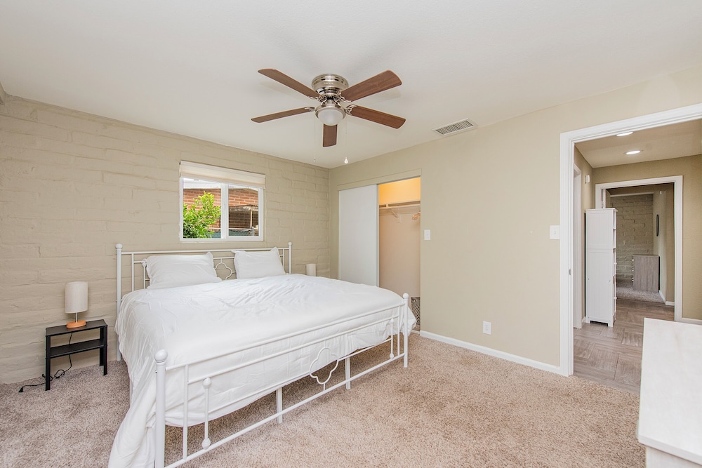 Beautiful 5 bedroom House, Playground, Pet Friendly near Hospitals and ...