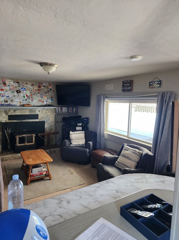 Charming 2 Bedroom Waterfront Cabin At West Magic Id. 83352 With Hot Tub. - Idaho (State)