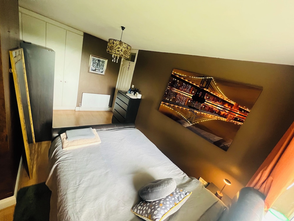 Maryborough Woods Residence - Cosy & Quiet In Private Estate Douglas Village - Cork