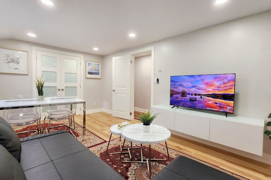 The Serene Haven Modern 2 Queen Bed Full Apartment - St. Catharines