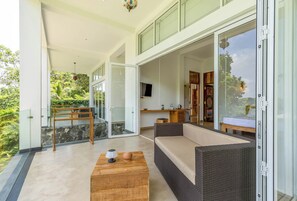 Suite Deluxe | 1 quarto, secretária, secretária adequada para computadores portáteis 