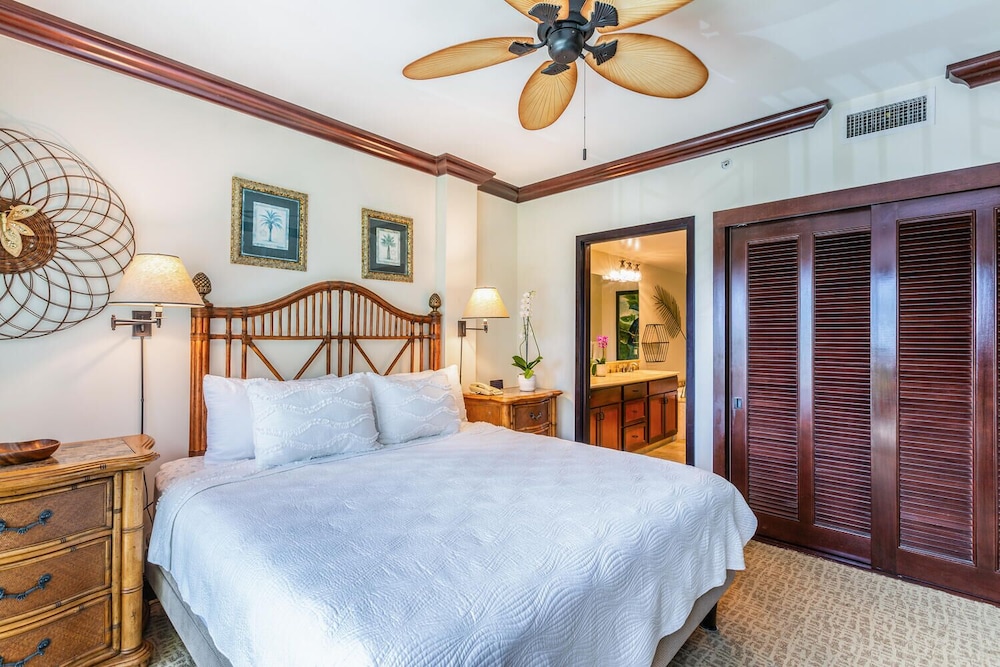 Waipouil Beach Resort Beautiful Garden & Peek Ocean View! - Kauai, HI