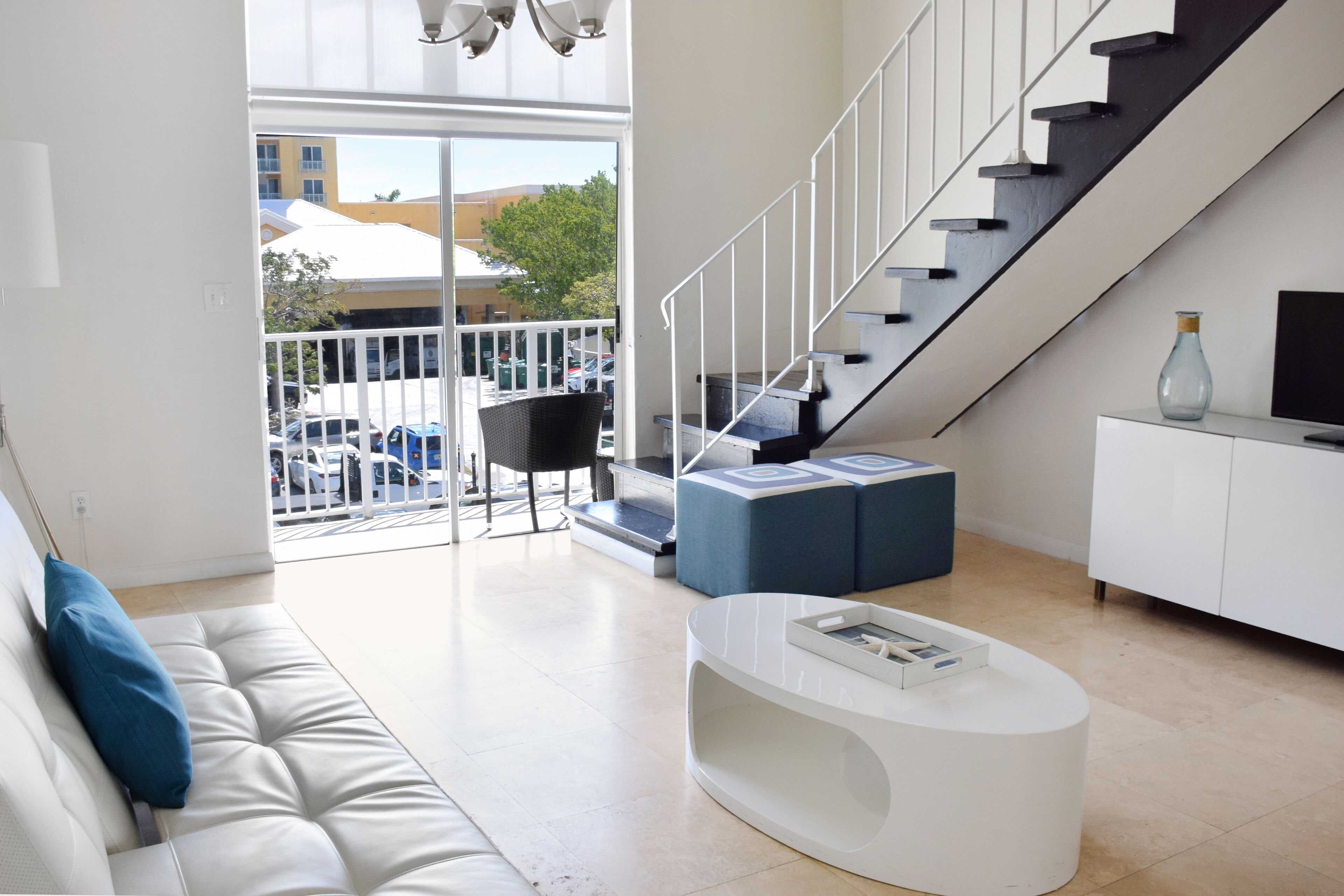 Seaside Retreat! Spacious Suite W/ Private Beach Access, Outdoor Pool, Parking - Key Biscayne, FL