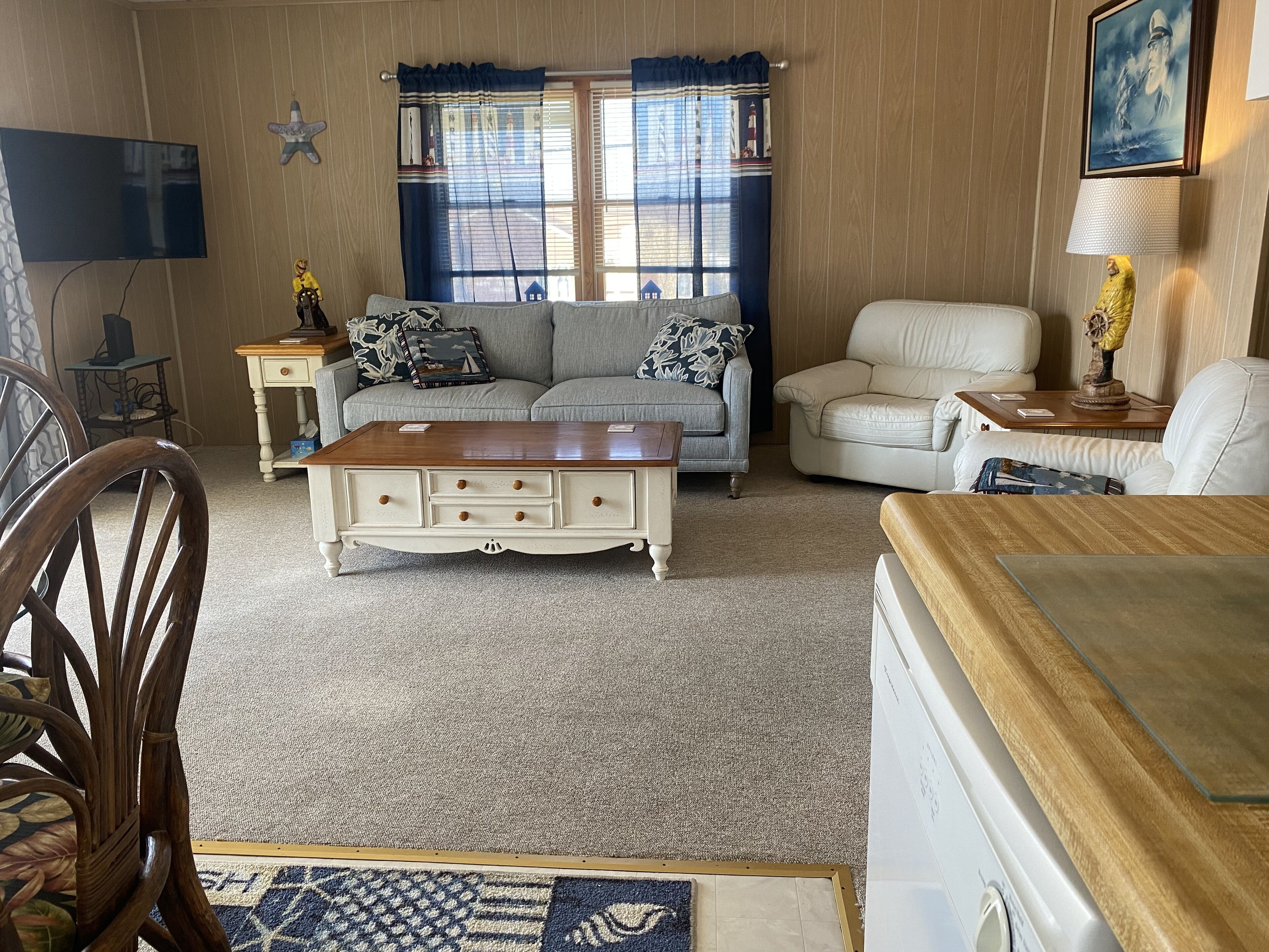 Cozy Ocean-block And Centrally Located Condo With A Balcony - Ocean Pines, MD