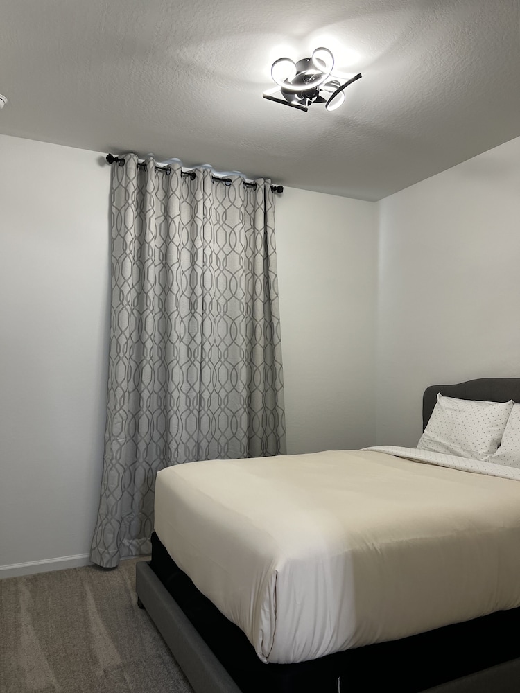 Montecito Cozy Retreat 5 Min From Cardinals Stadium And Mattel Adventure Park! - Glendale, AZ
