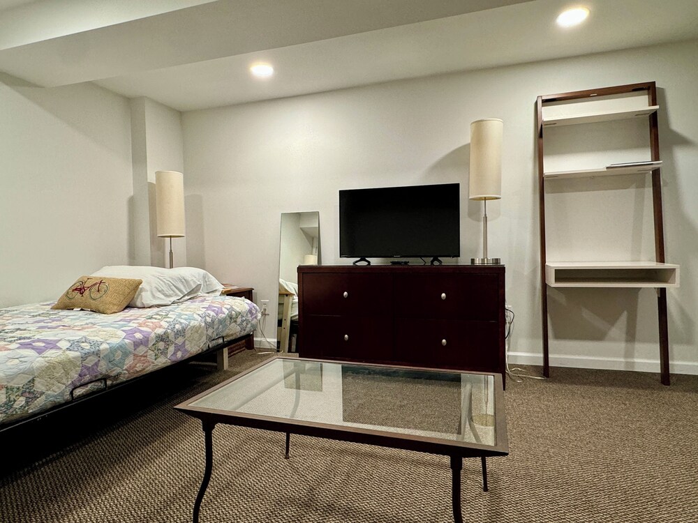 Traverse City Guest Nest - Executive/Family Home - Traverse City | Vrbo