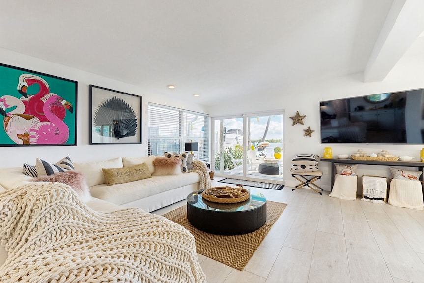 Resort-style House On The Ocean With Cabana Club Membership, Dock, & Kayaks - Marathon, FL