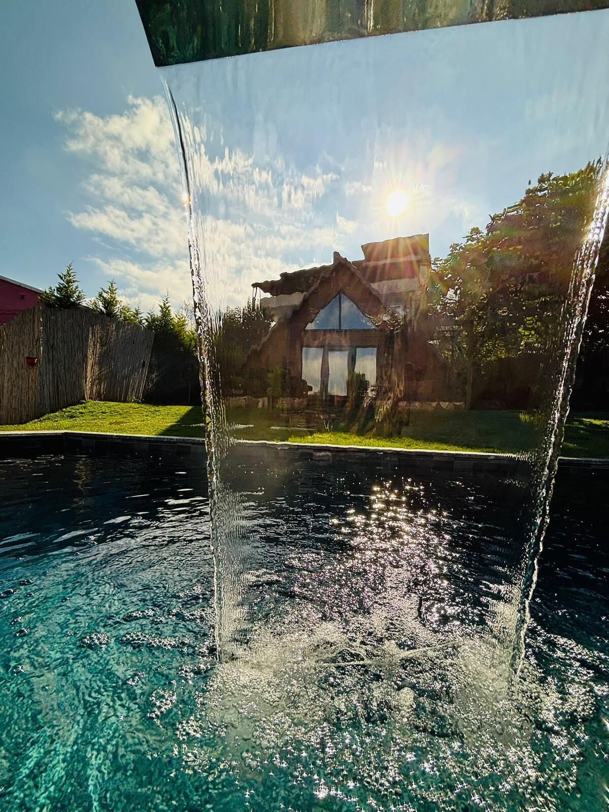 Bungalow Superior, 3 quartos, não fumadores, vista para a piscina | Secretária, secretária adequada para computadores portáteis 