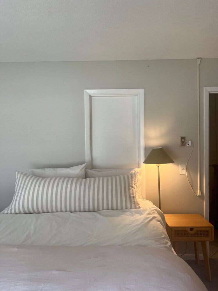 Lakeside Eclipse Escape - Burlington | Vrbo