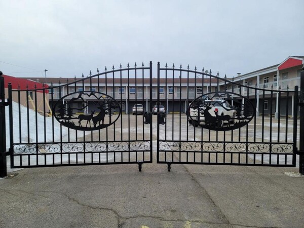 Parkside Inn - Grande Prairie