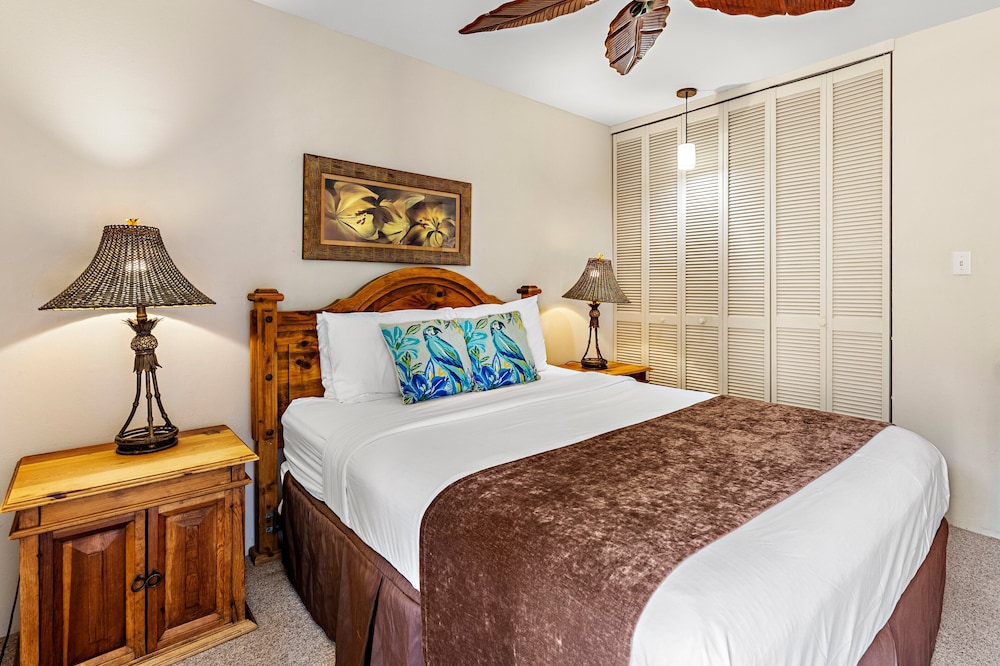 Lovely Hawaiian decor with oceanfront views - Honokowai | Vrbo