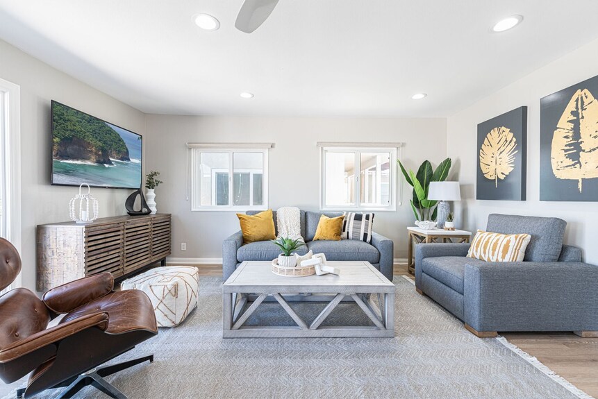 Just Listed! | Remodeled Cottage W/ Large Deck | 1 House From The Beach - Newport Beach, CA