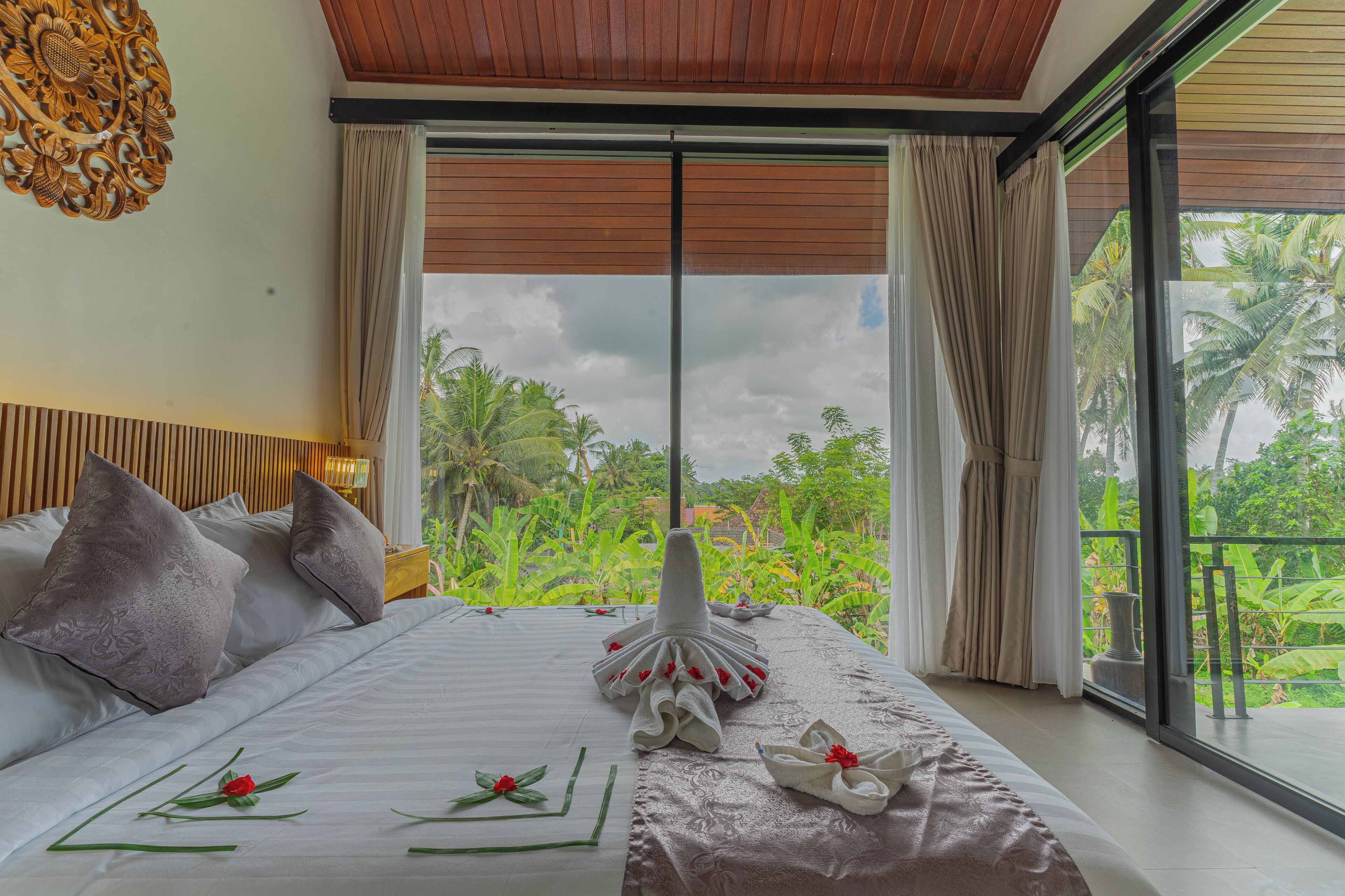 Vila família, 3 quartos, cozinha, vista para o jardim | Vista do quarto