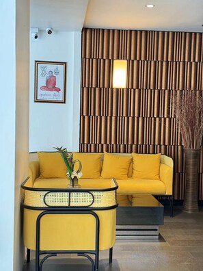 Área de estar no saguão