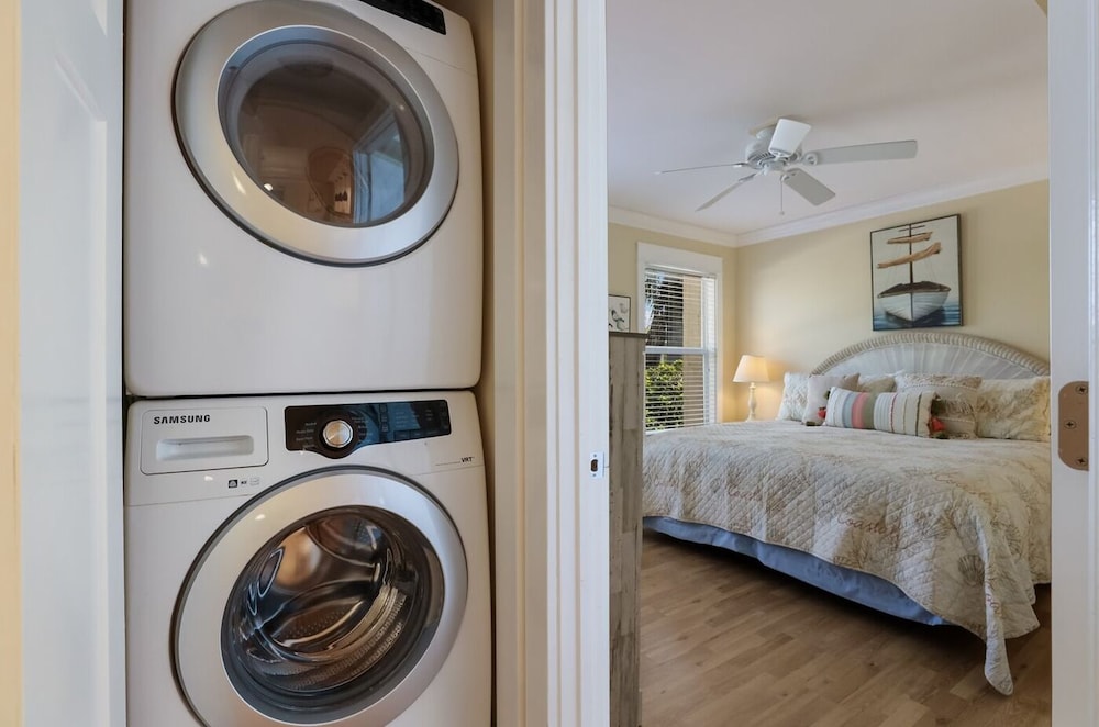 Beachfront, Breathtaking Gulfviews With Resort Pool And Spectacular Sunsets. - Longboat Key
