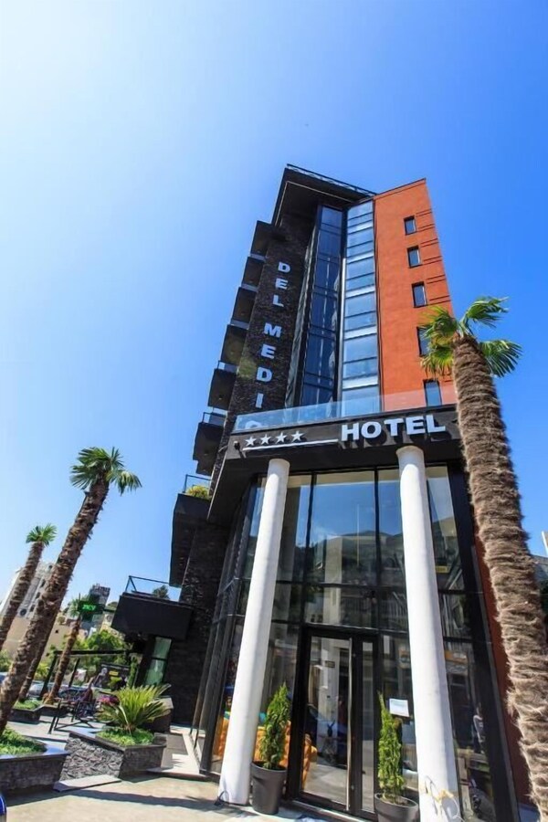 Hotel Del Medio - Montenegro