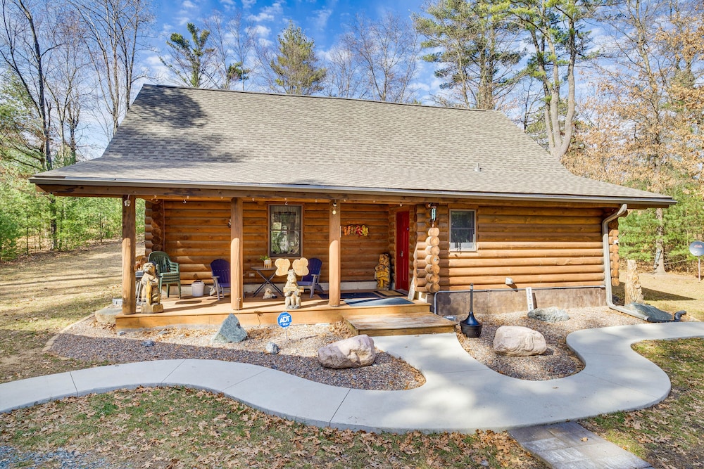 Merrillan Cabin W/ Fire Pit < 1 Mi To Lake Arbutus - Black River Falls, WI