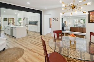 Casa, 4 quartos | Restaurantes