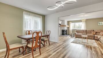 Apartamento, 2 quartos | Opções para refeição