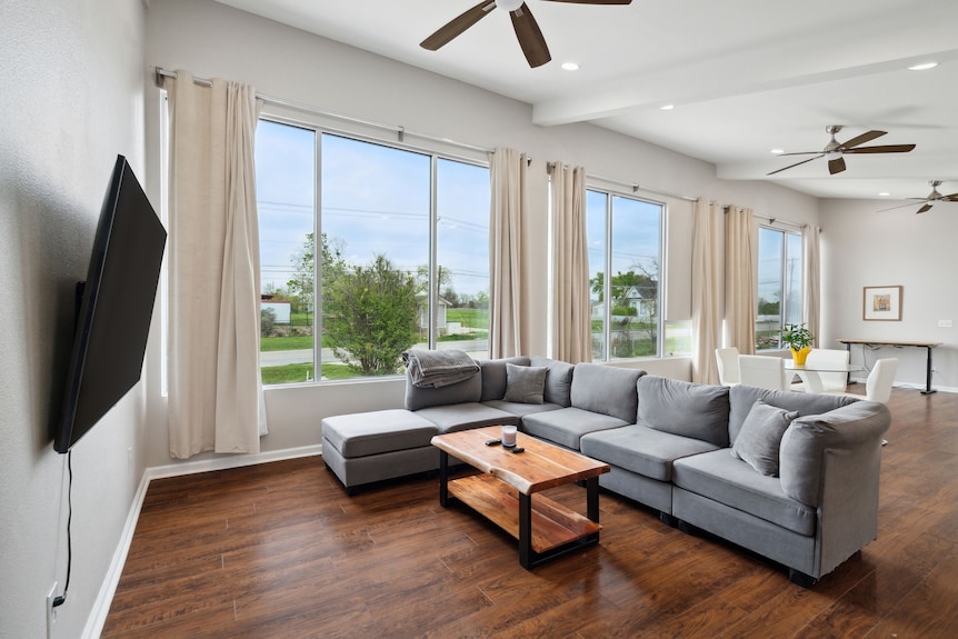 Unique Industrial Loft - Brand New! - Pflugerville, TX